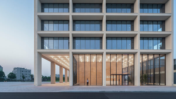 Edificio de oficinas Anis - Revista PLOT